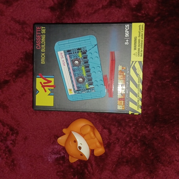 MTV | Toys | Brickcraft Mtv Retro Builds Cassette Brick Building Kit ...